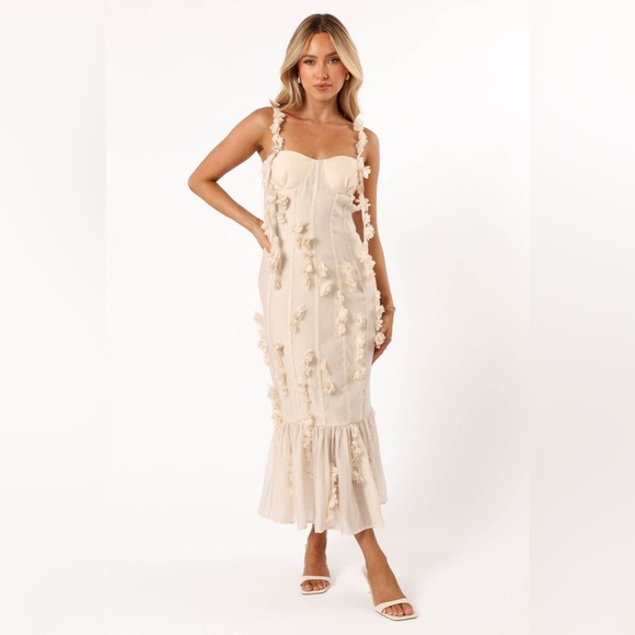 Petal & Pup | Dresses | Petal Pup Appliqu 3d Floral Mermaid Midi Dress ...